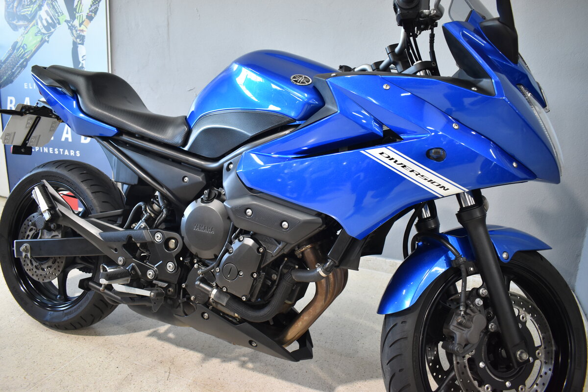 Spannende Yamaha Xj6 Diversion Bildnull